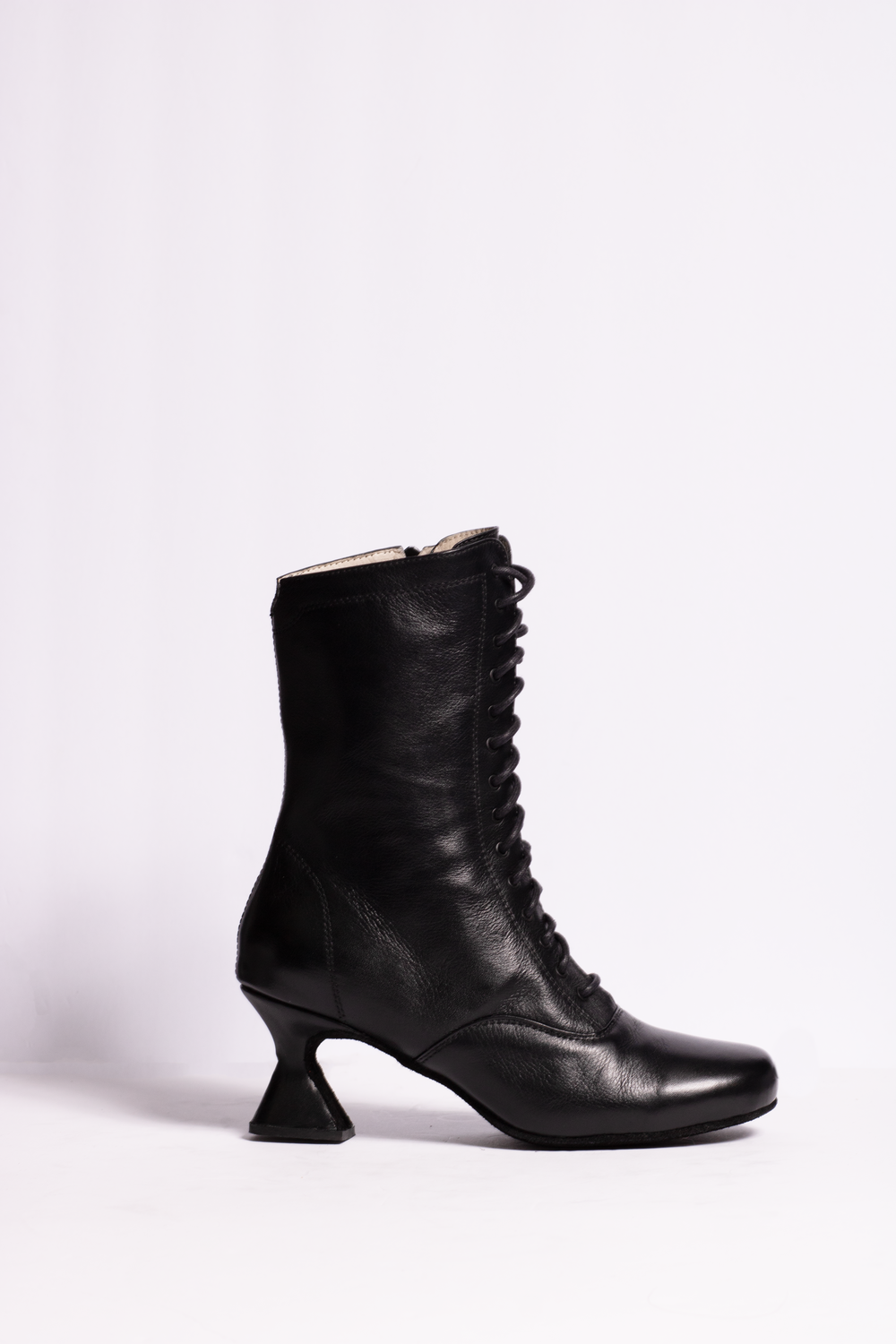 Roxy Boots 2.5" - Black - Luboos